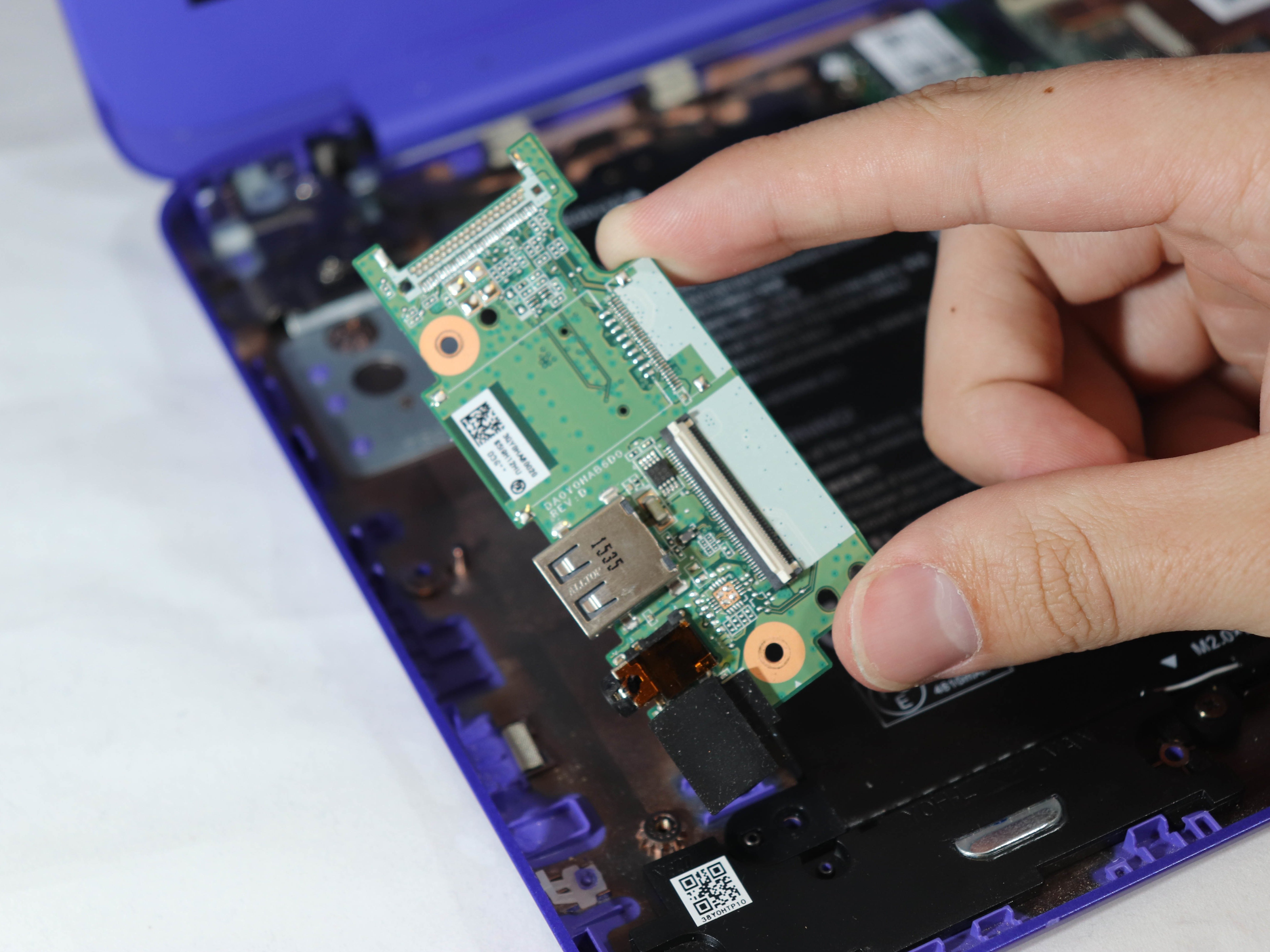 HP Stream 11-r020nr USB Port Replacement - iFixit Repair Guide