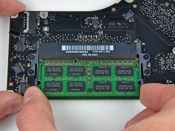 MacBook Pro 15" Unibody 2.53 GHz Mid 2009 Logic Board Replacement ...