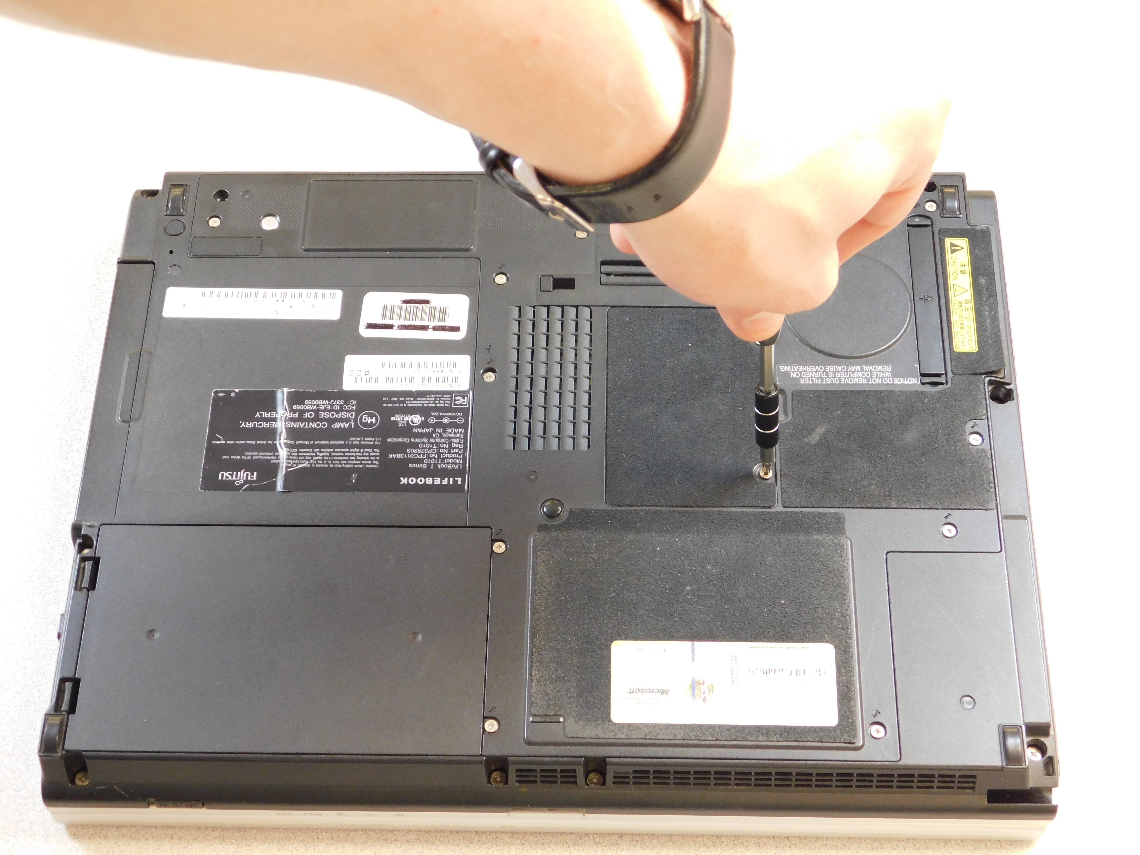 Fujitsu Lifebook T1010 RAM Replacement - iFixit Repair Guide
