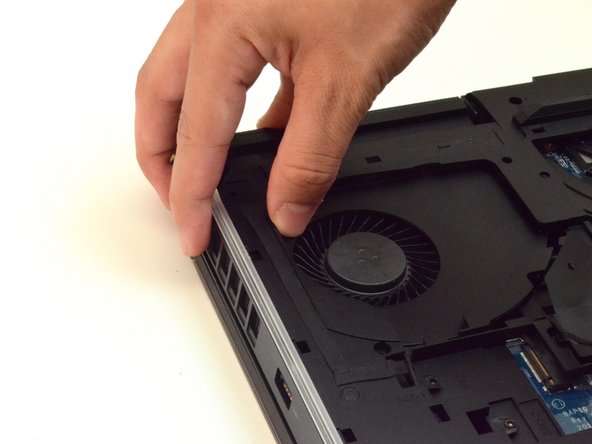 Alienware 17 R4 Battery Replacement - iFixit