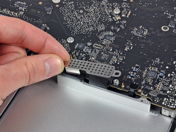 MacBook Pro 15" Unibody 2.53 GHz Mid 2009 Upper Case Replacement - iFixit