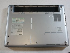 Toshiba Satellite E105-S1602 Battery Replacement - iFixit