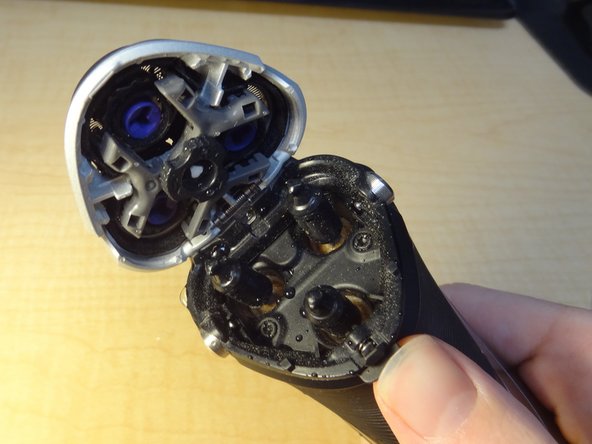 Philips Norelco Shaver Head Blade Replacement - iFixit Repair Guide