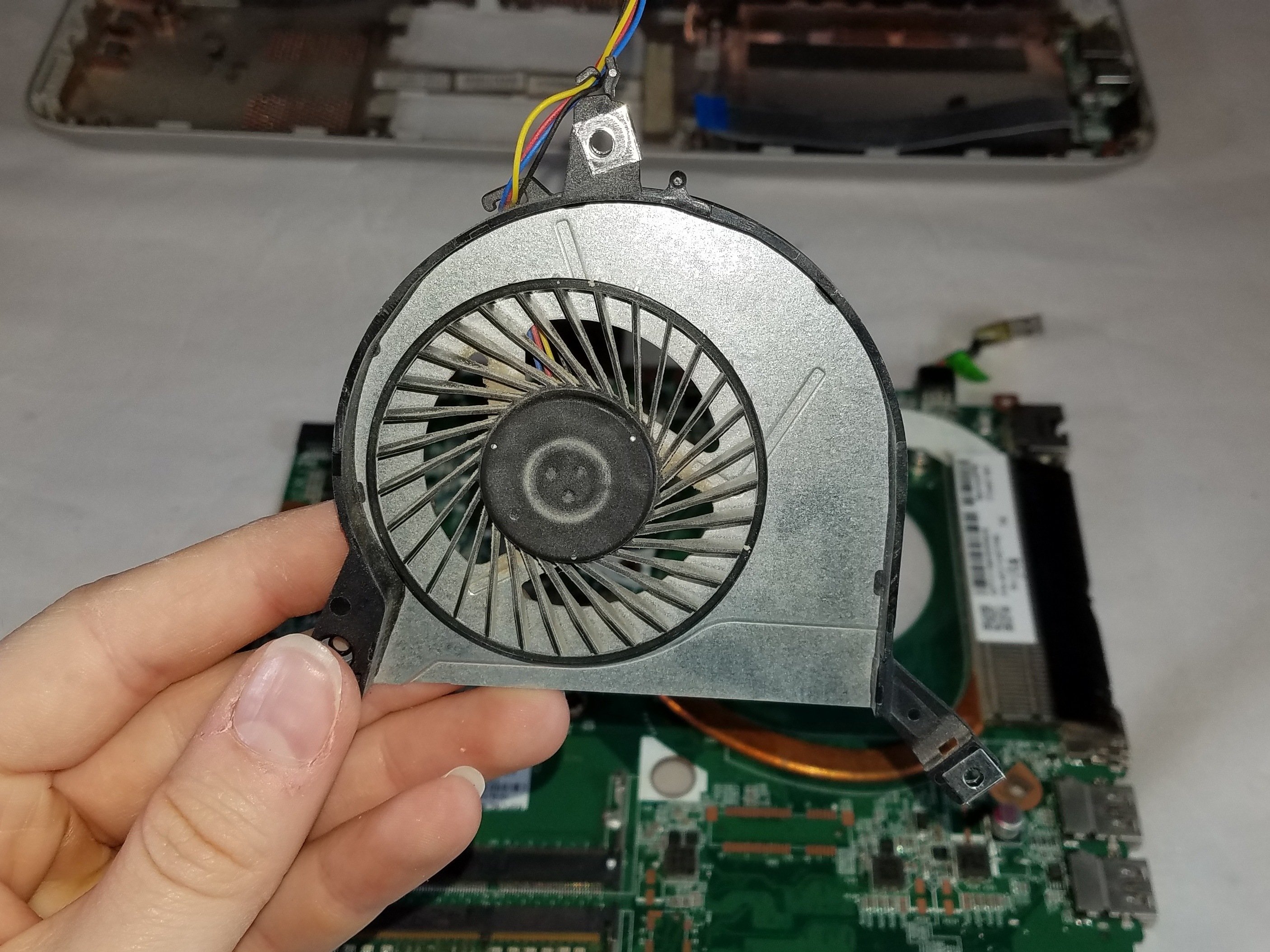 HP Pavilion 14-v062us Fan Replacement - iFixit Repair Guide