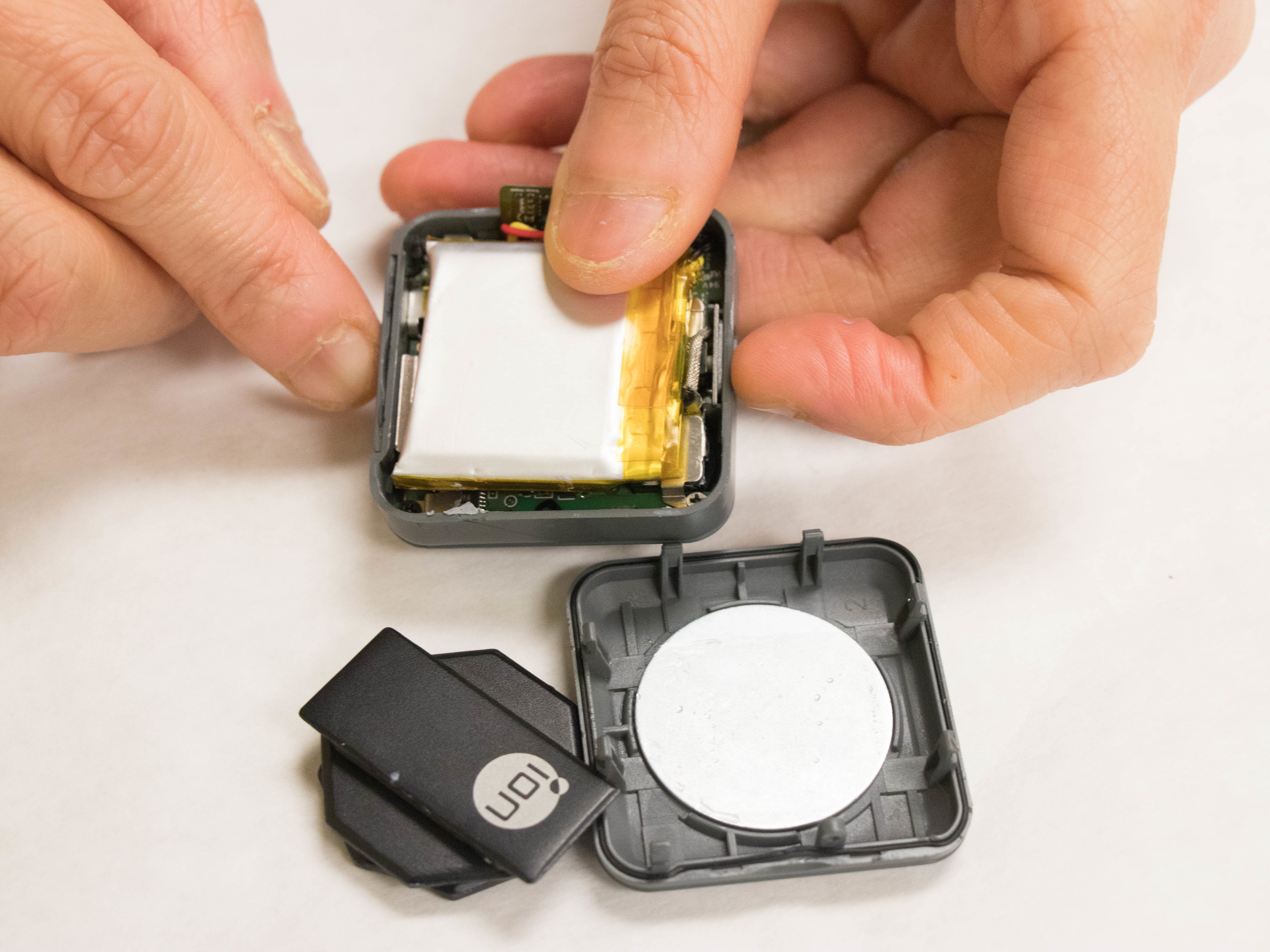 iON SnapCam 1045 Wearable HD Video Camera Battery - iFixit Repair Guide