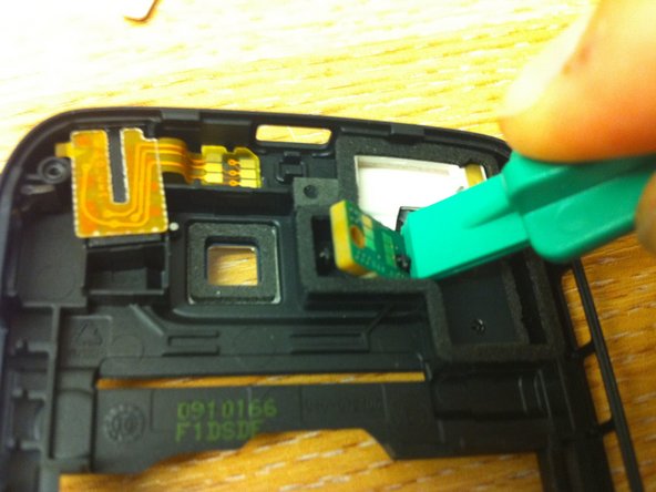 Disassembling Nokia E72 - iFixit