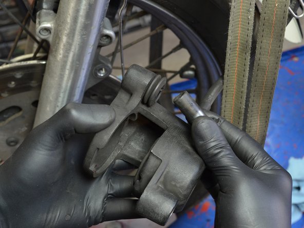 Harley-Davidson Sportster Evolution Front Brake Pads Replacement ...