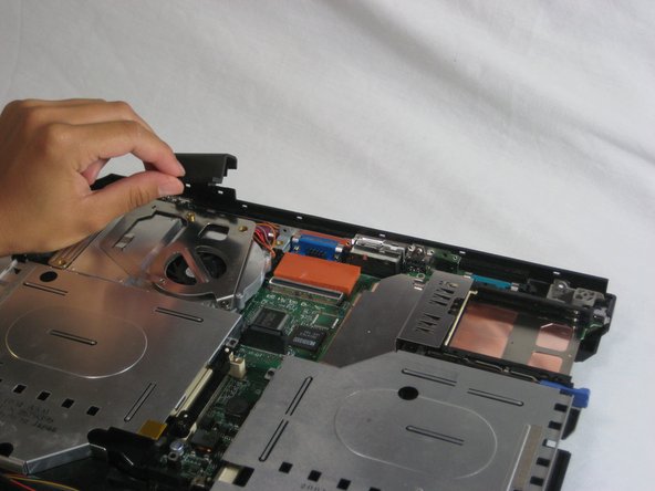Disassembling IBM ThinkPad A30 Motherboard - iFixit