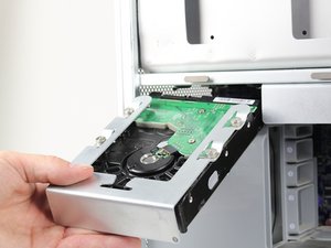 How to Install a Hard Drive Sled Adapter for Mac Pro First Generation ...