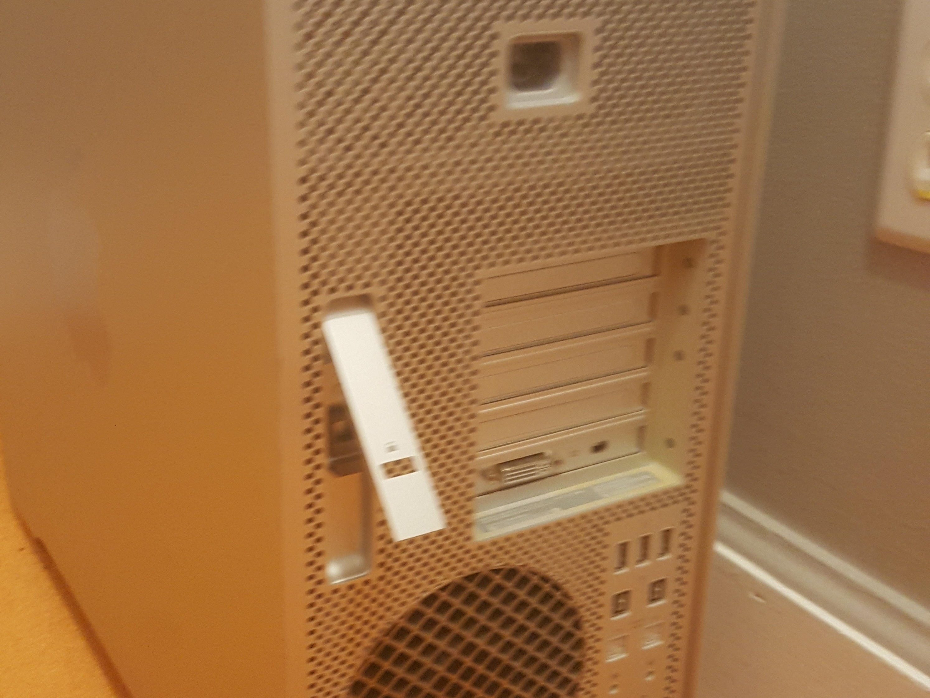 Mac Pro First Generation PCIe Fan Removal - iFixit