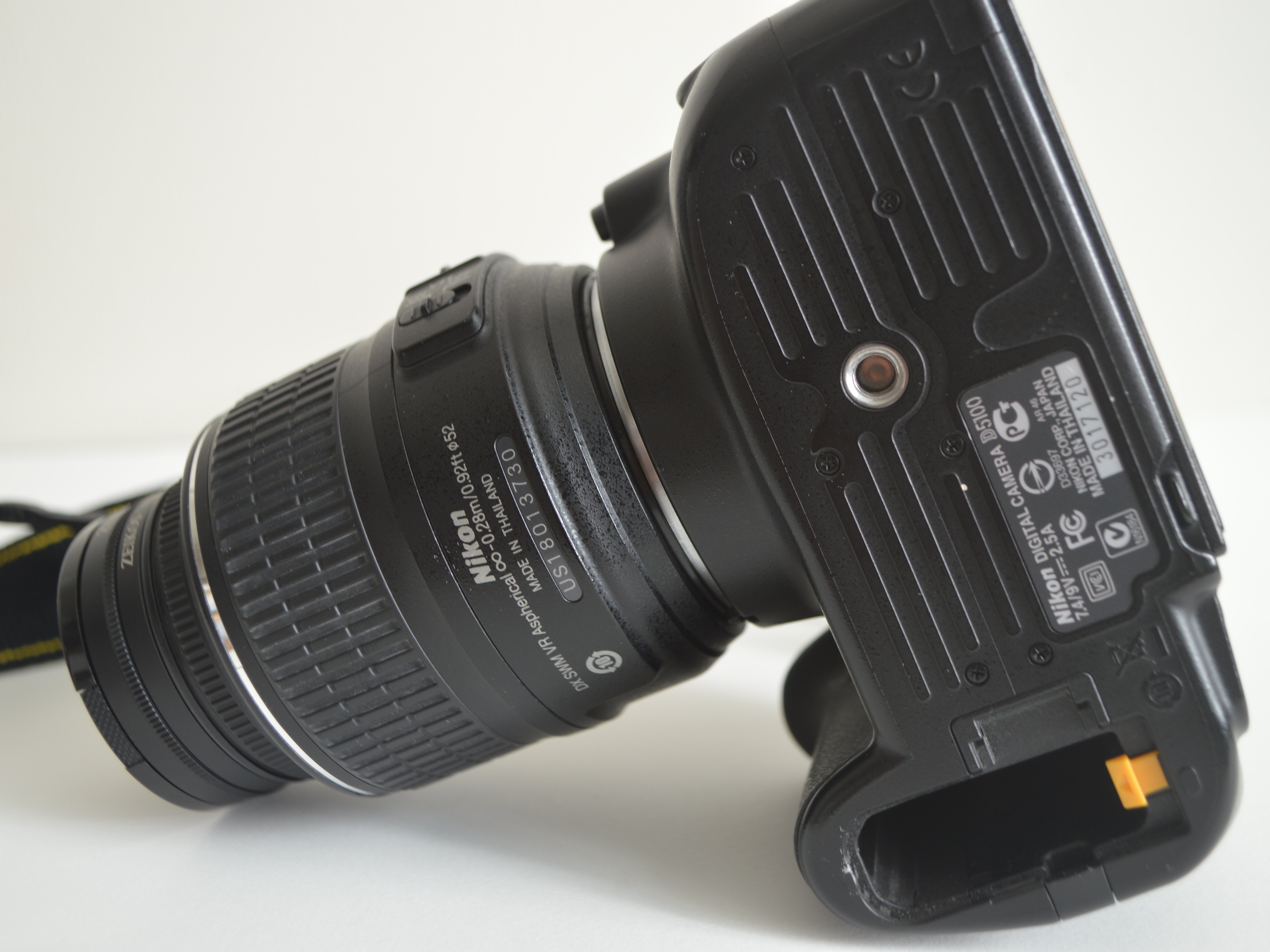 Nikon D5100 Battery Door Replacement - iFixit Repair Guide