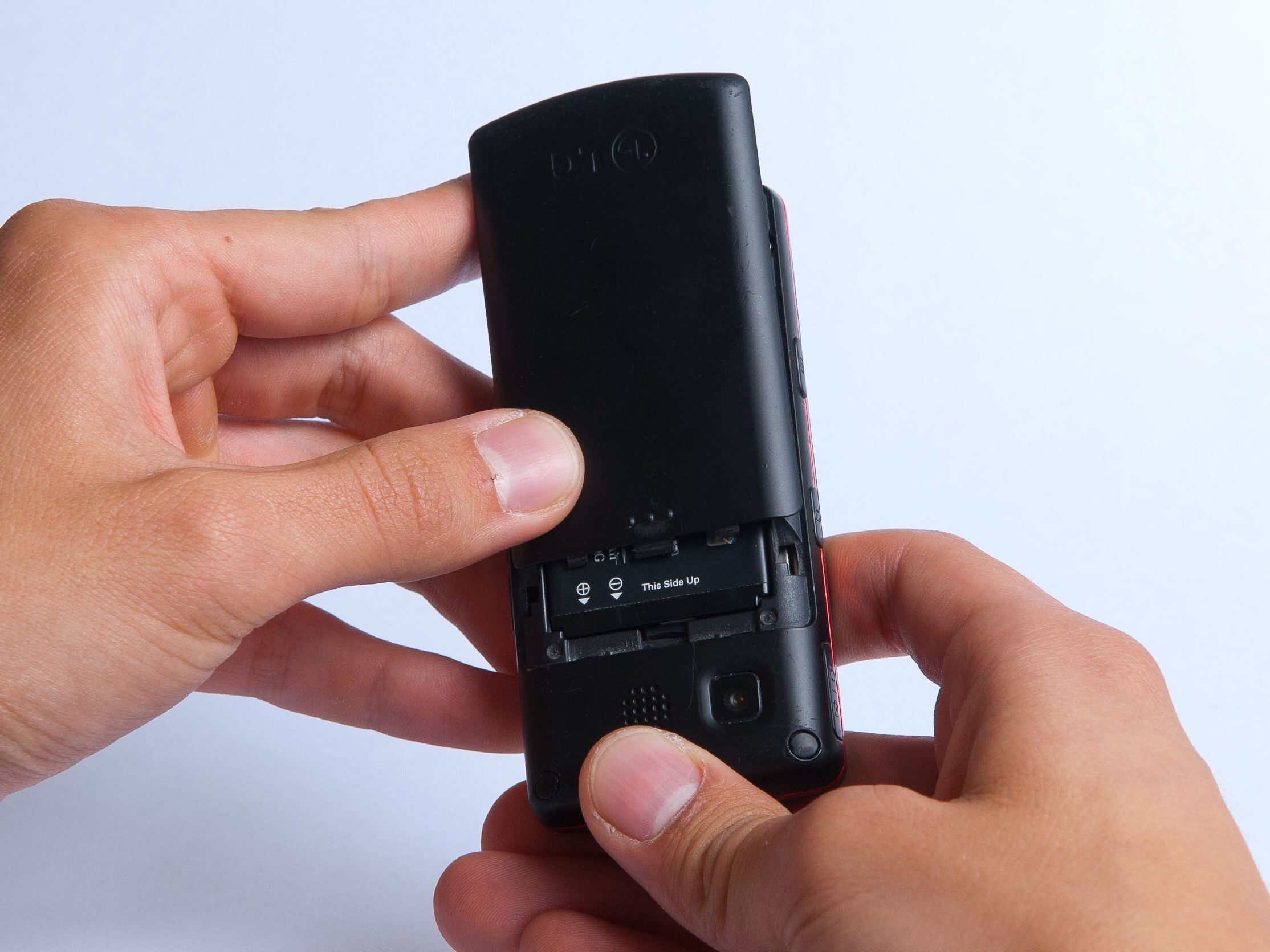 LG CF360 Battery Replacement - iFixit