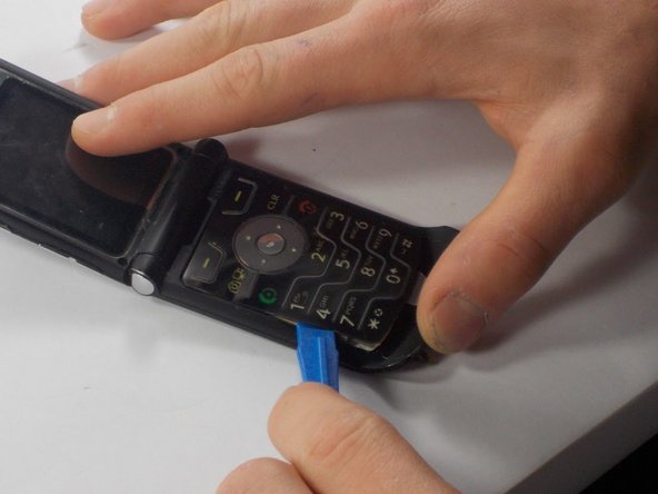 Motorola Razr V3m Keypad Cover Replacement - iFixit