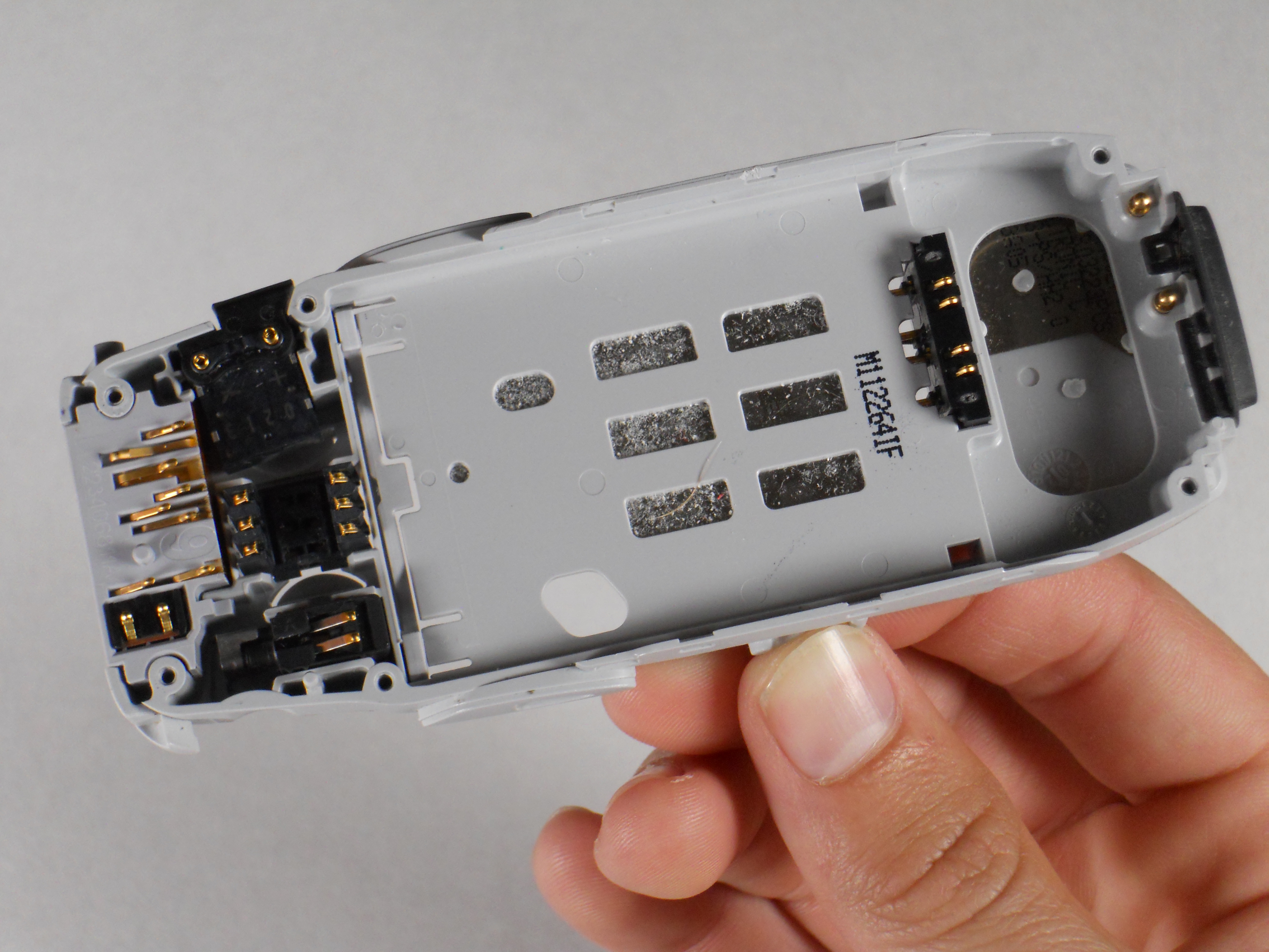 Disassembling Nokia 3395 Inner Components - iFixit Repair Guide