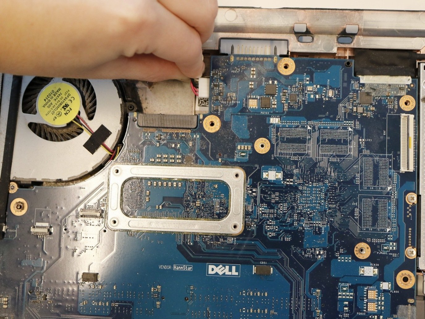 Dell Inspiron 15R 5537 Display Assembly Replacement - iFixit Repair Guide