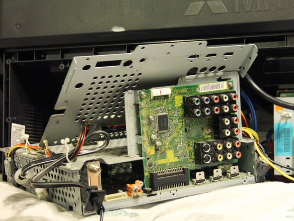 Mitsubishi WD57734 Input/Output Board Replacement - iFixit