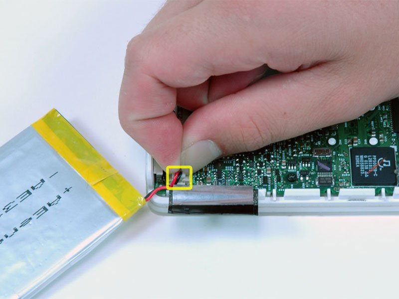 iPod 1st Generation Hard Drive Cable Replacement - iFixit Repair Guide