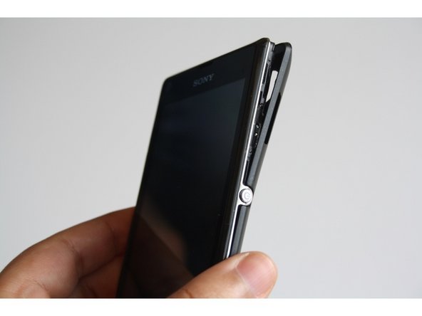Repairing Sony Xperia L Volume Control Button - iFixit Repair Guide