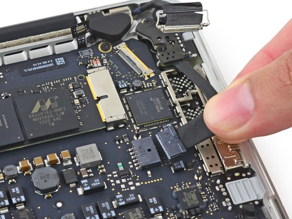 MacBook Pro 13" Retina Display Early 2015 Logic Board Replacement - iFixit