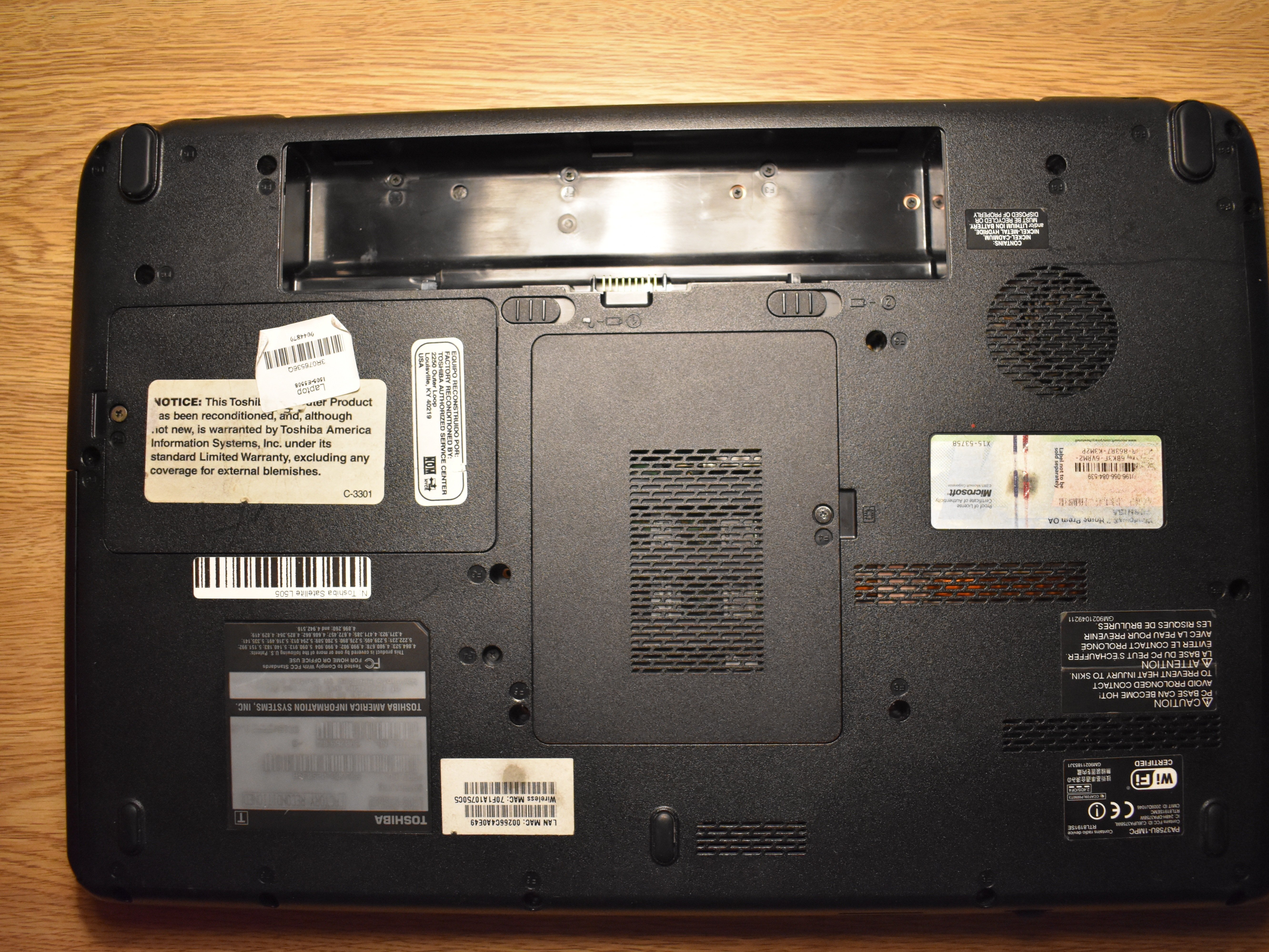 Toshiba Satellite L505 Laptop Hard Drive Replacement - iFixit Repair Guide