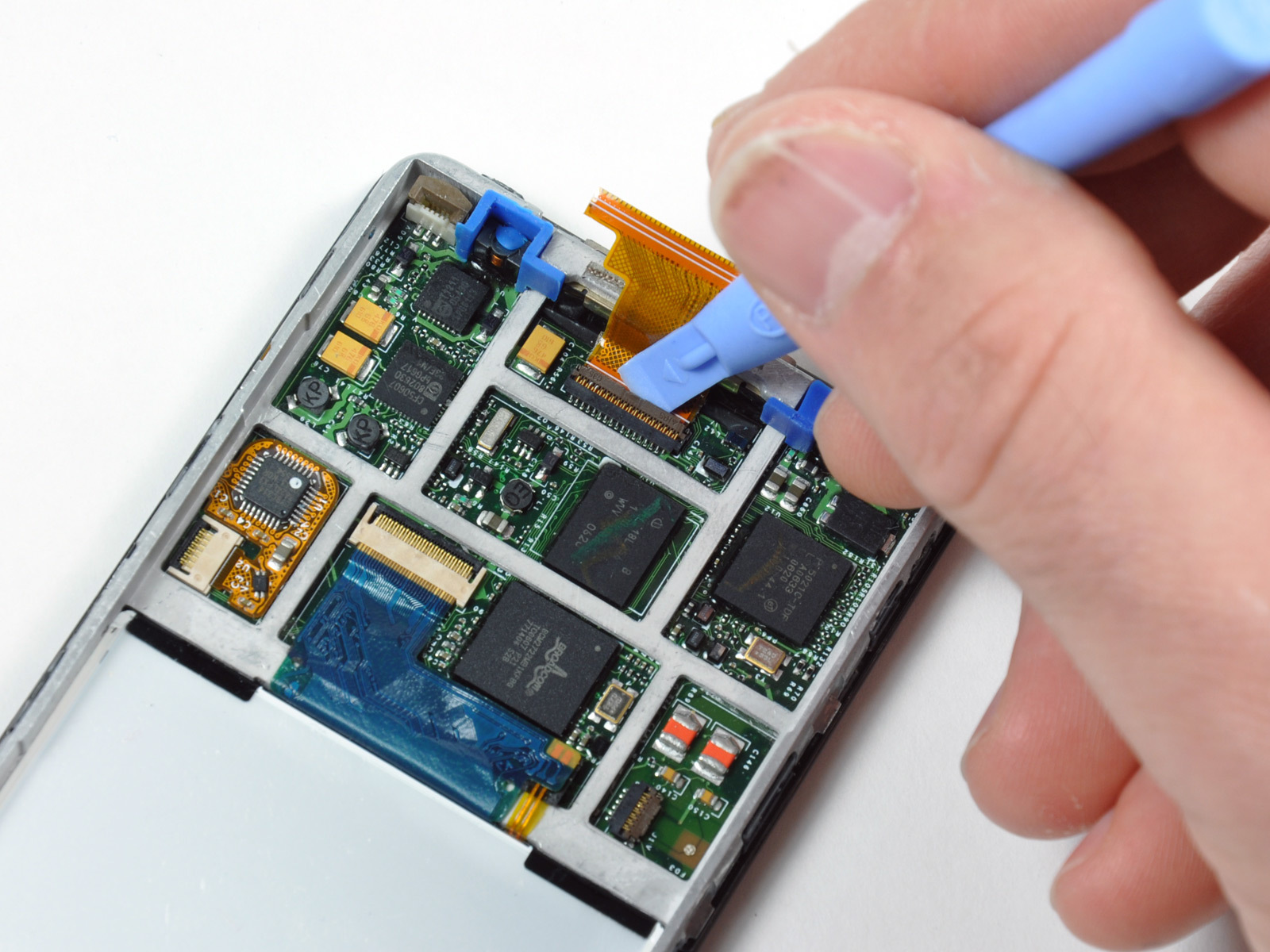 iPod 5th Generation (Video) Hard Drive Cable Replacement - iFixit ...