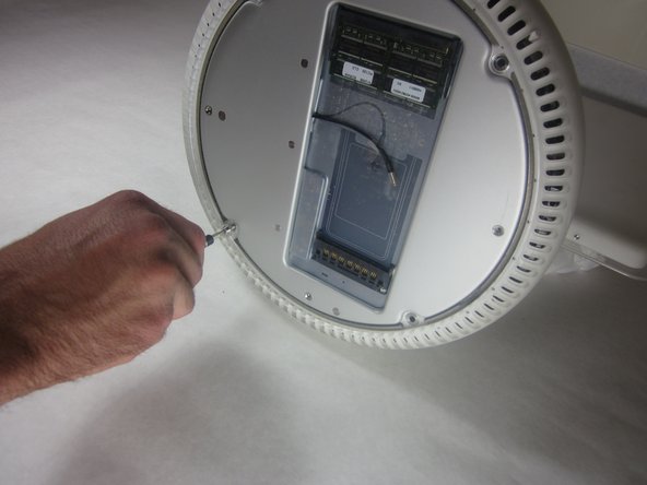 iMac G4 17 800 MHz EMC 1936 Hard Drive Replacement - iFixit