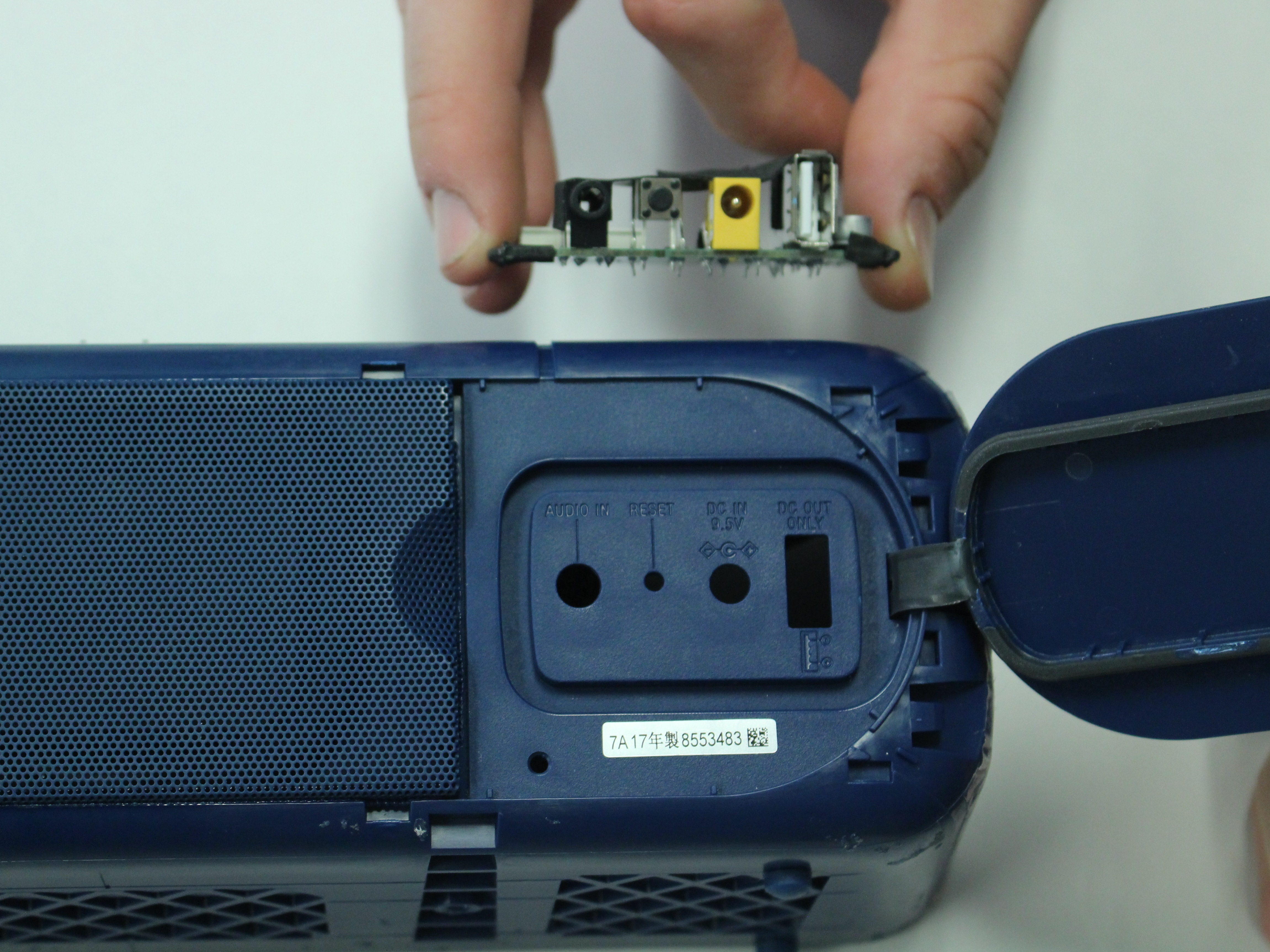 Sony SRS-XB40 Auxiliary Input Replacement - iFixit Repair Guide