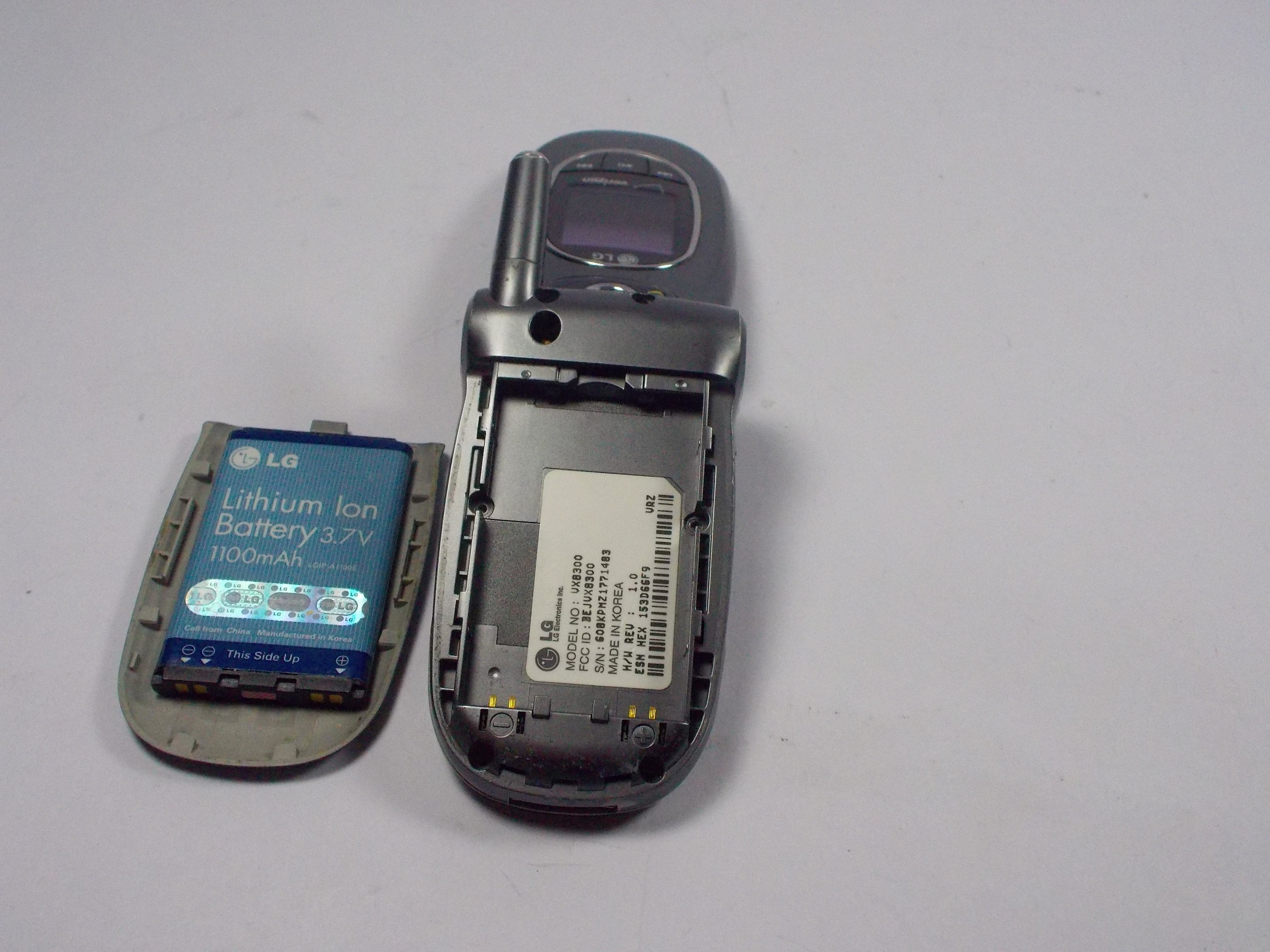LG VX8300 Battery Replacement - iFixit Repair Guide