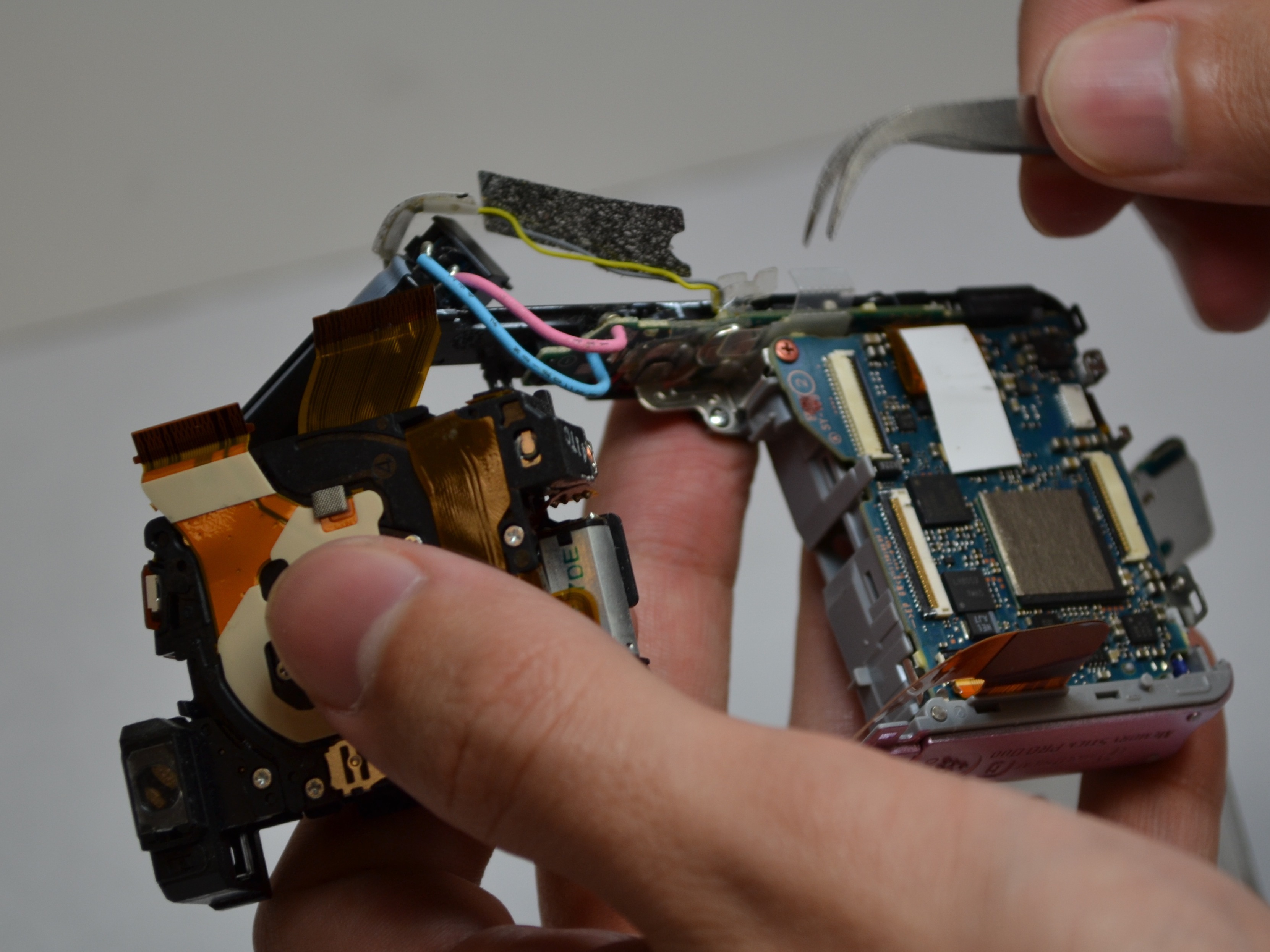 Sony Cyber-Shot DSC-W120 Lens Assembly Replacement - iFixit Repair Guide