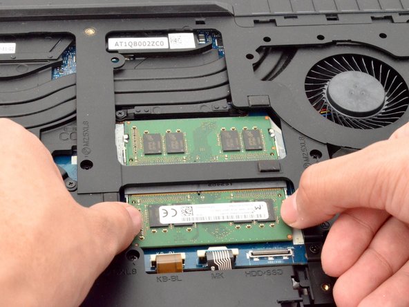 Alienware 17 R4 Battery Replacement - iFixit