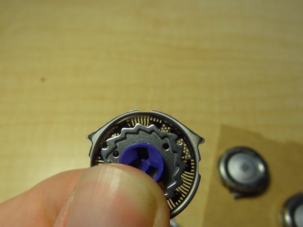 Philips Norelco Shaver Head Blade Replacement - iFixit Repair Guide