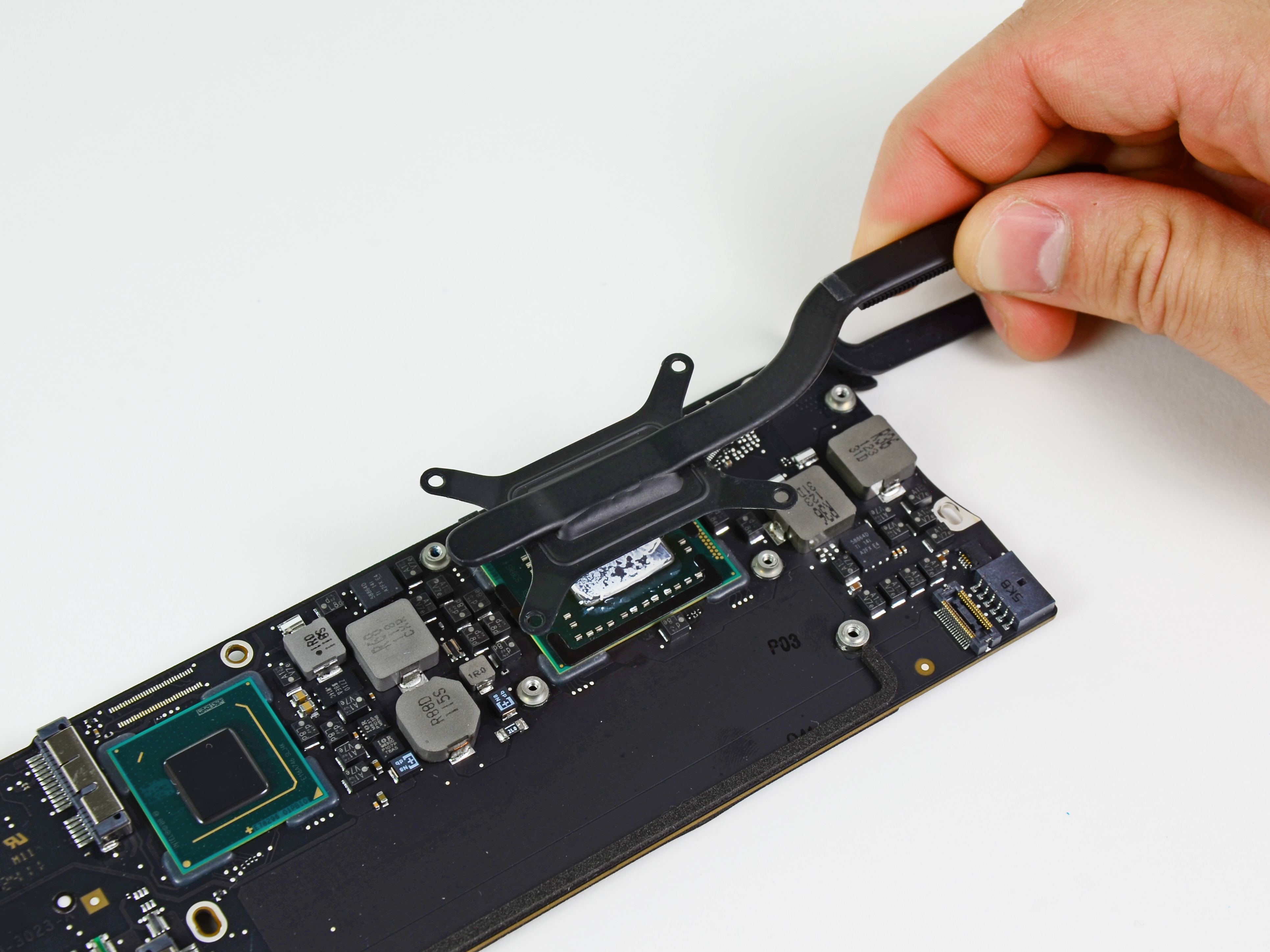 MacBook Air 13" Mid 2012 Logic Board Replacement - iFixit Repair Guide