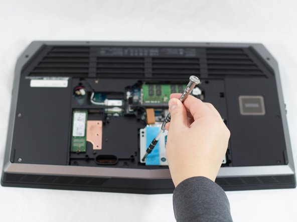 Alienware 17 R3 Battery Replacement - iFixit Repair Guide