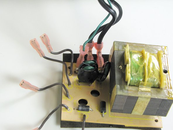 TRS-80 Color Computer Fuse Replacement - iFixit