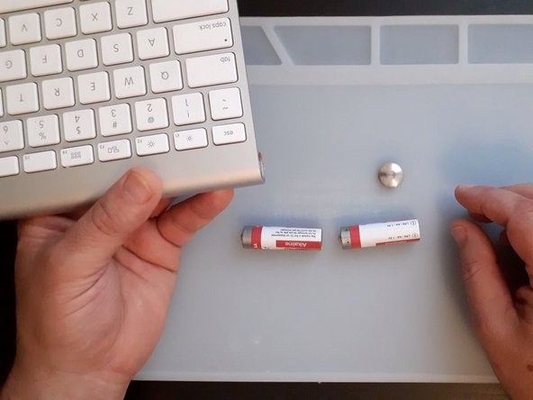 How to Repair Apple Wireless Keyboard A1314 - Doesn't Turn On - iFixit ...