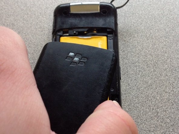 BlackBerry Pearl Flip 8220 Battery - iFixit Repair Guide