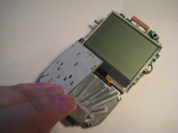 Removing Delphi Myfi XM2GO LCD Screen - iFixit