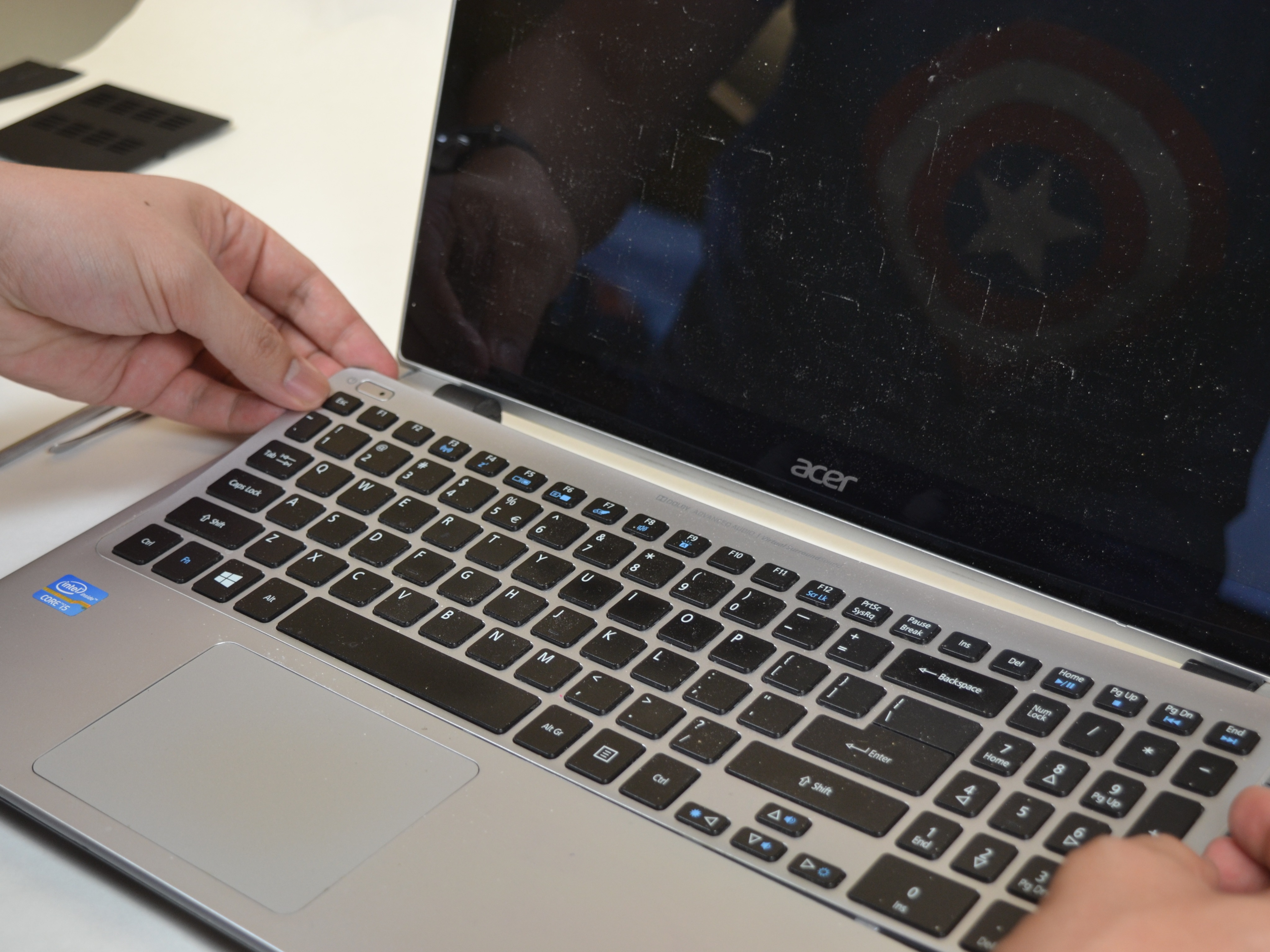 Acer Aspire V5-571P-6815 Keyboard Replacement - iFixit Repair Guide