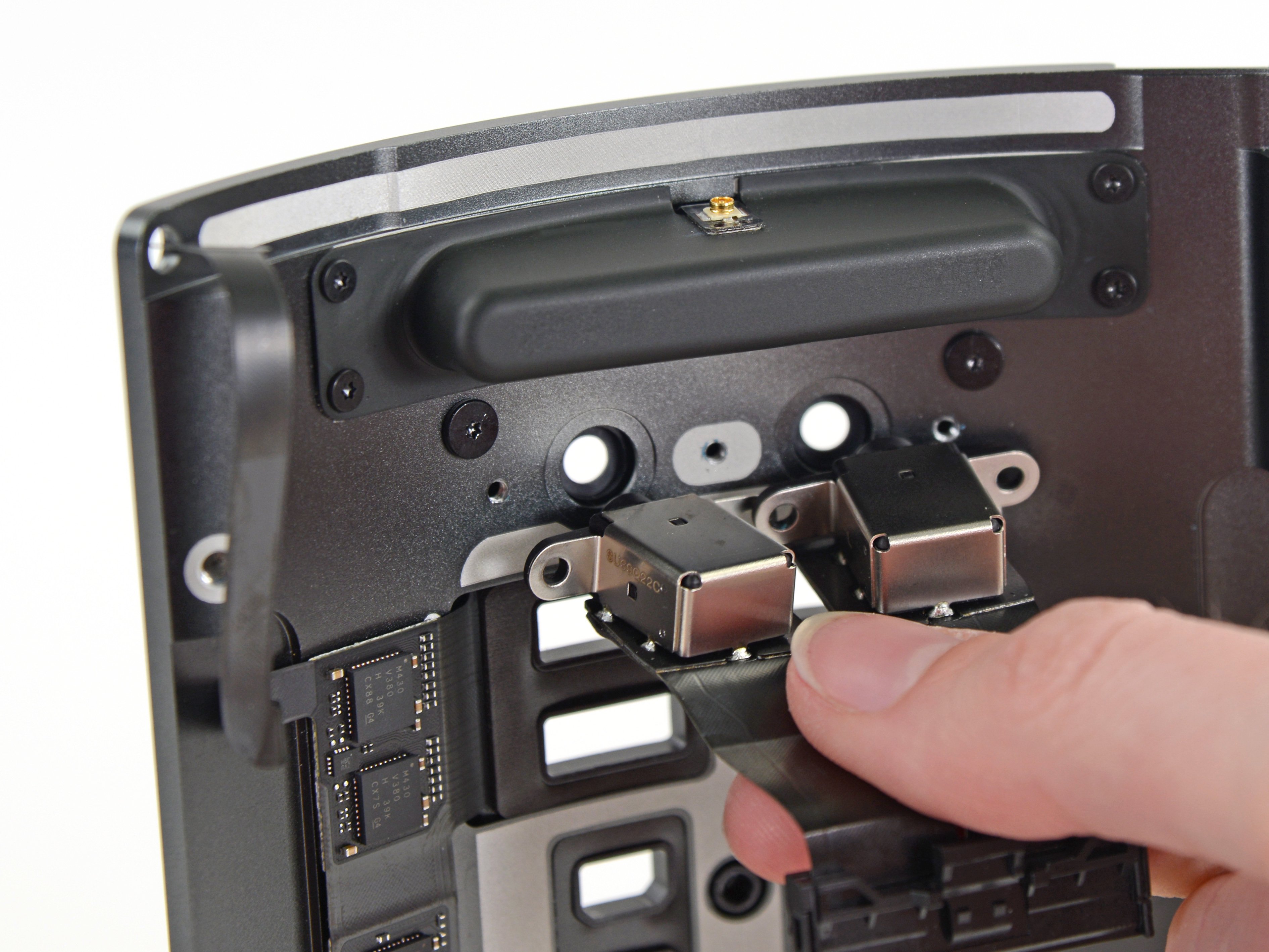 Mac Pro Late 2013 Audio Jacks Replacement - iFixit Repair Guide
